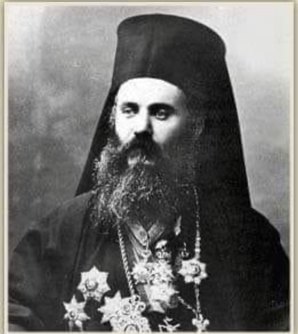 Το μαρτυρικό τέλος του Χρυσοστόμου Σμύρνης - PireasNow